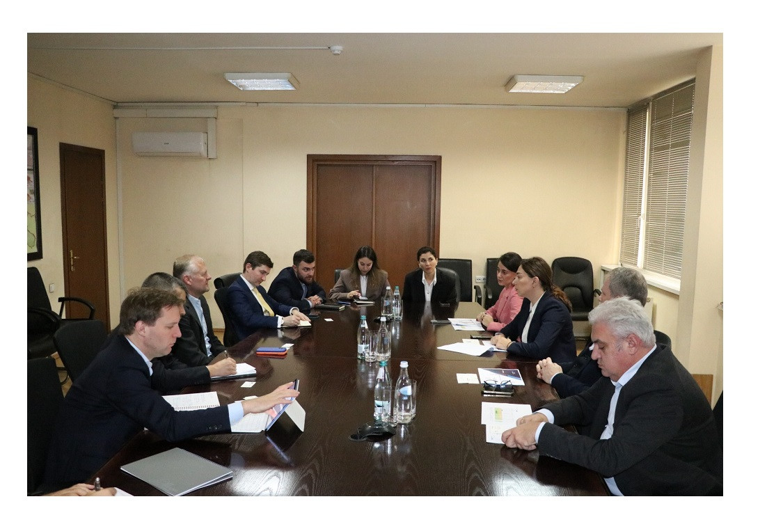 ეკატერინე სისაური J.P. Morgan-ის, TBC Capital-ისა და Galt & Taggart-ის წარმომადგენლებს შეხვდა ...